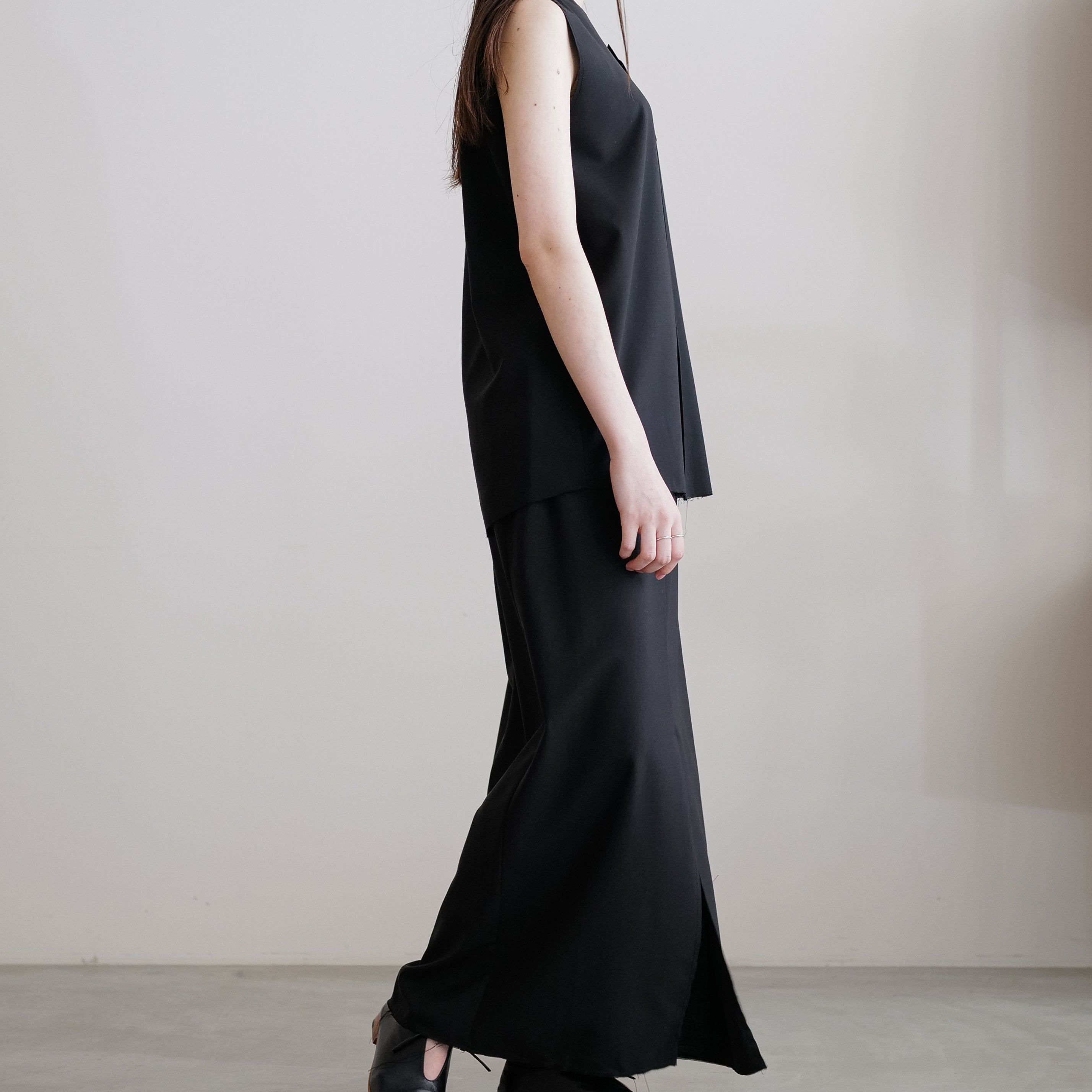 FINE WOOL SKIRT – ABOUT