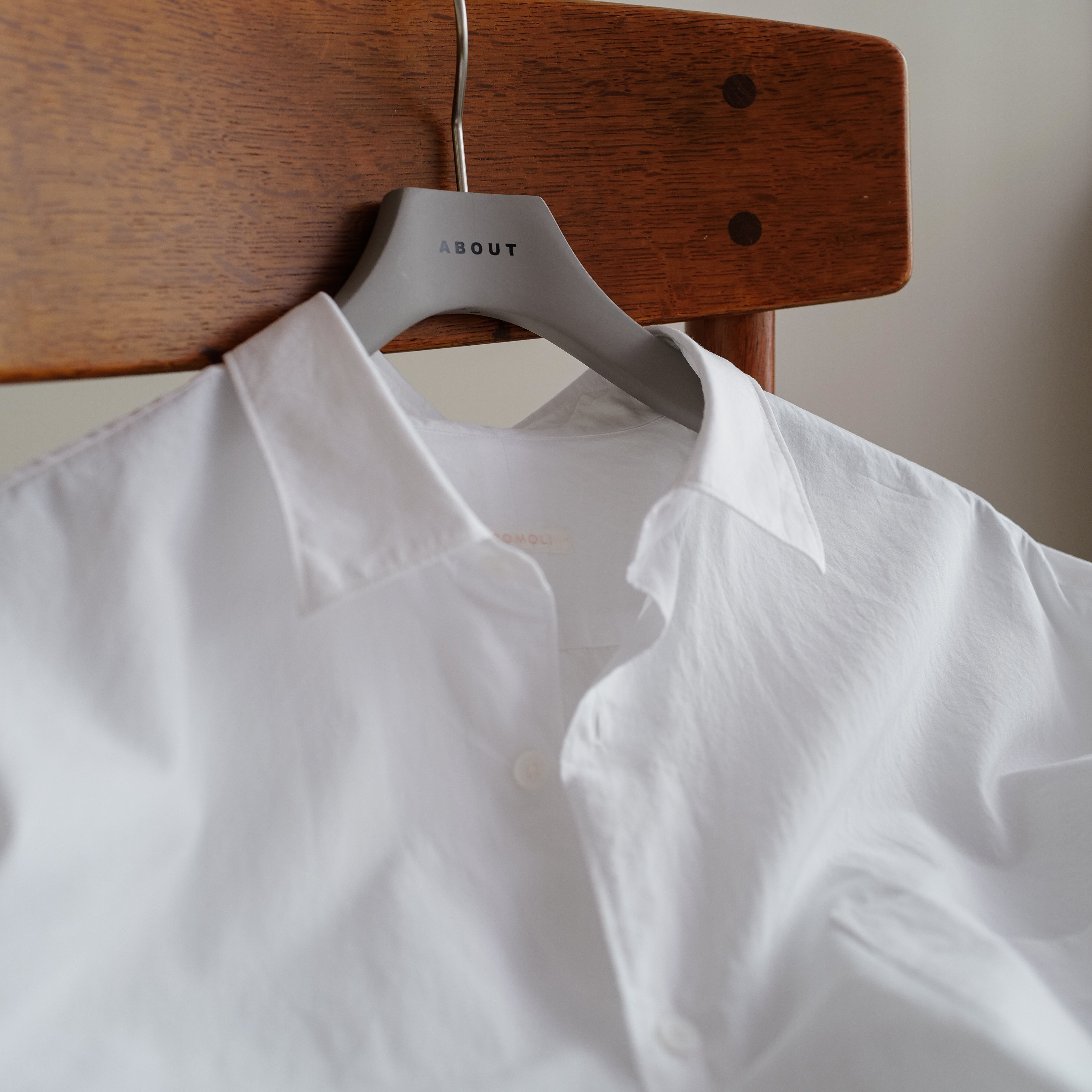 COMOLI SHIRT – ABOUT